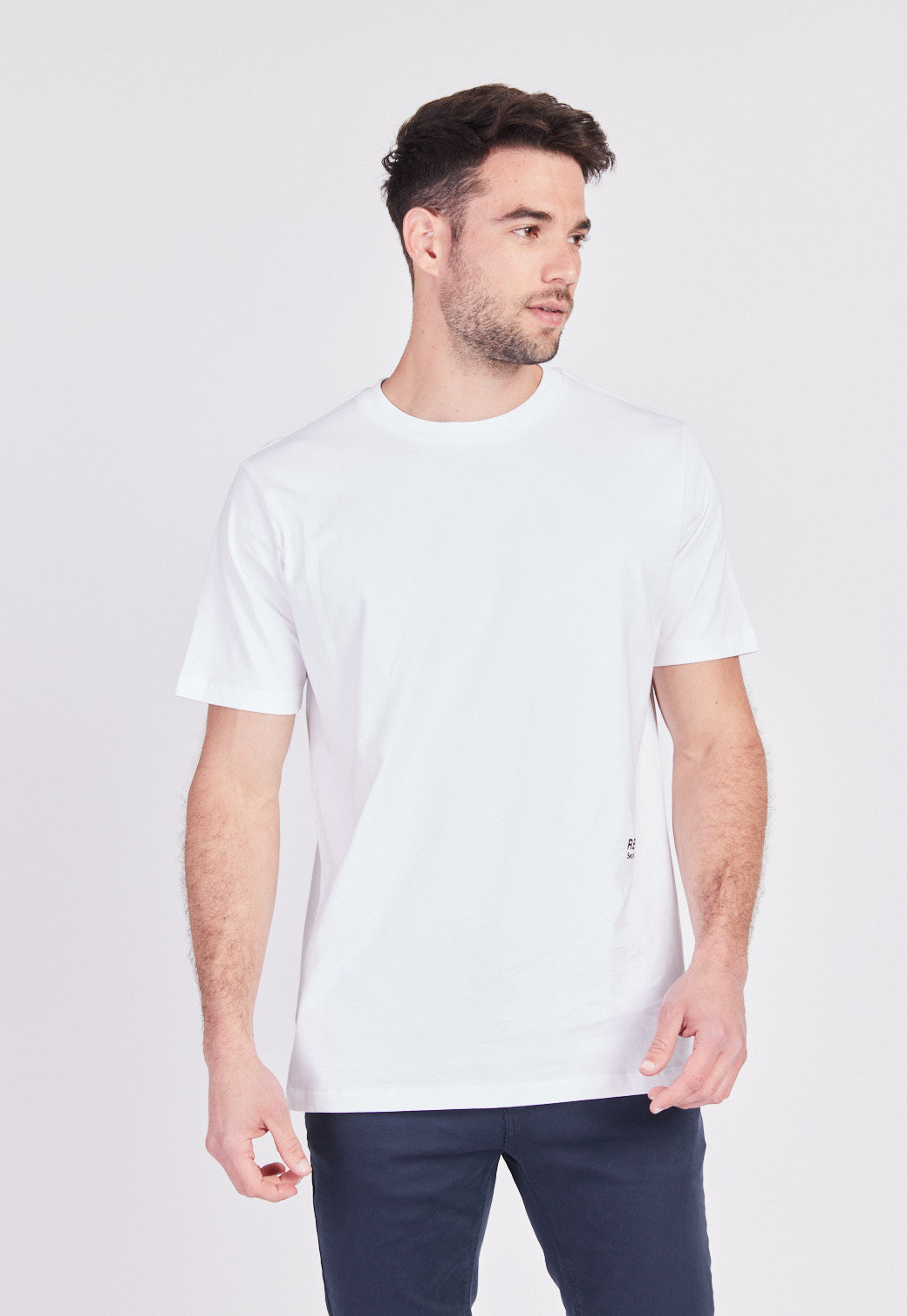 טי שירט קצרה עם הדפס במותן גברים | ריפליי | ריפליי ג'ינס | Replay jeans