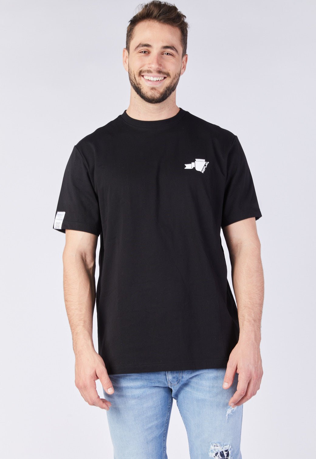 טי שירט קצרה רחבה בצבע שחור עם הדפס בגב גברים | ריפליי | ריפליי ג'ינס ...