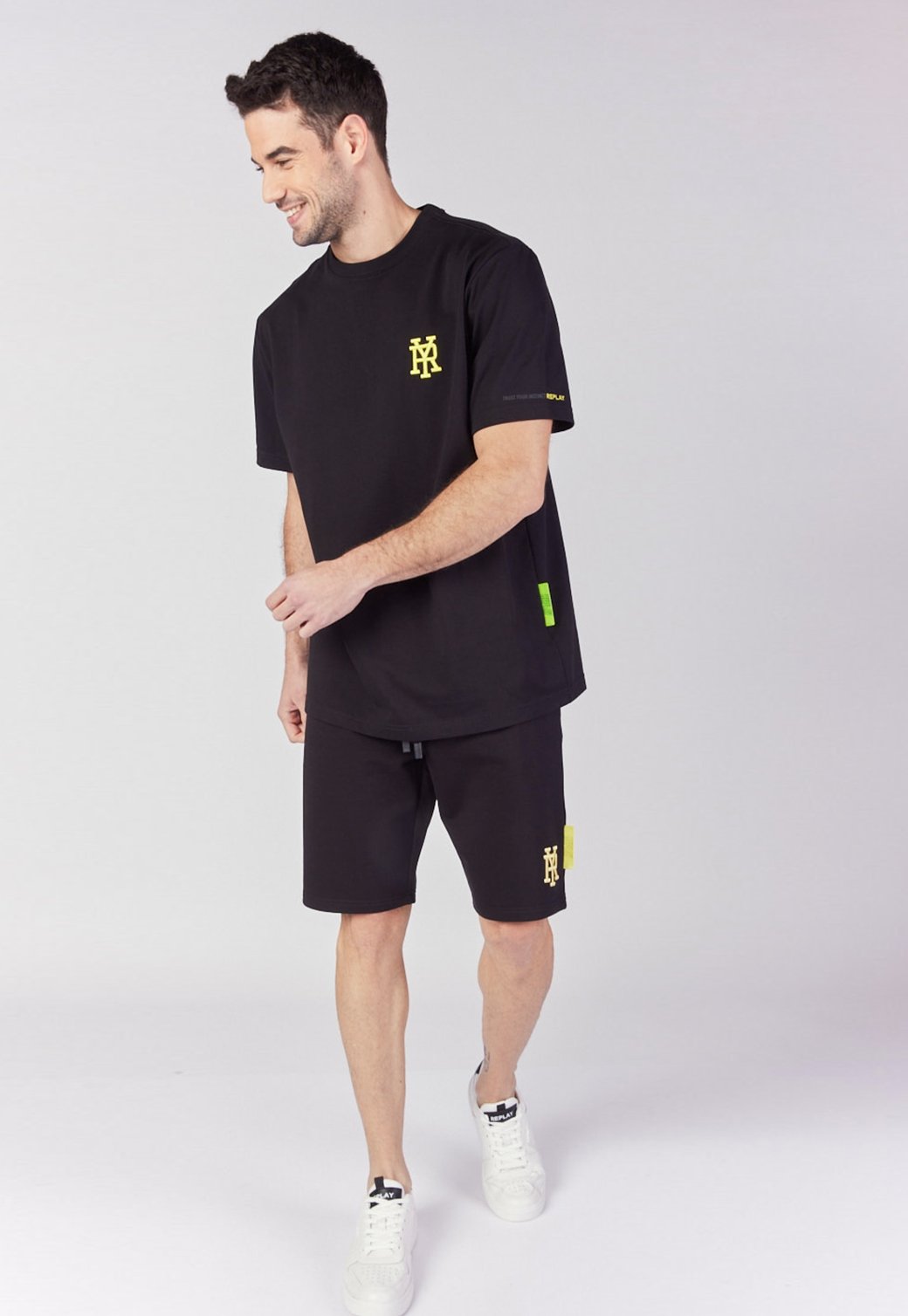 מכנסי טרנינג קצרים טרי בצבע שחור גברים | ריפליי | ריפליי ג'ינס | Replay ...
